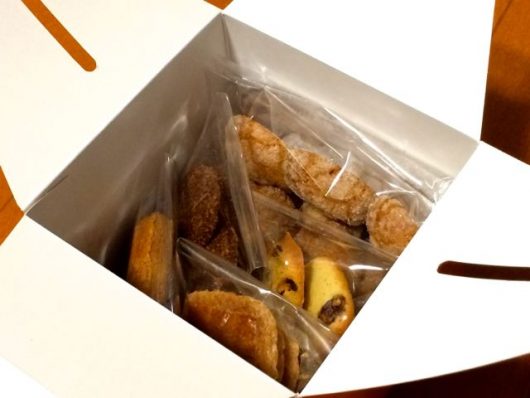 パティシエ イナムラ ショウゾウ（PATISSIER INAMURA SHOZO）のシェフのおまかせボックス（東京・上野桜木（鶯谷、根津 ...